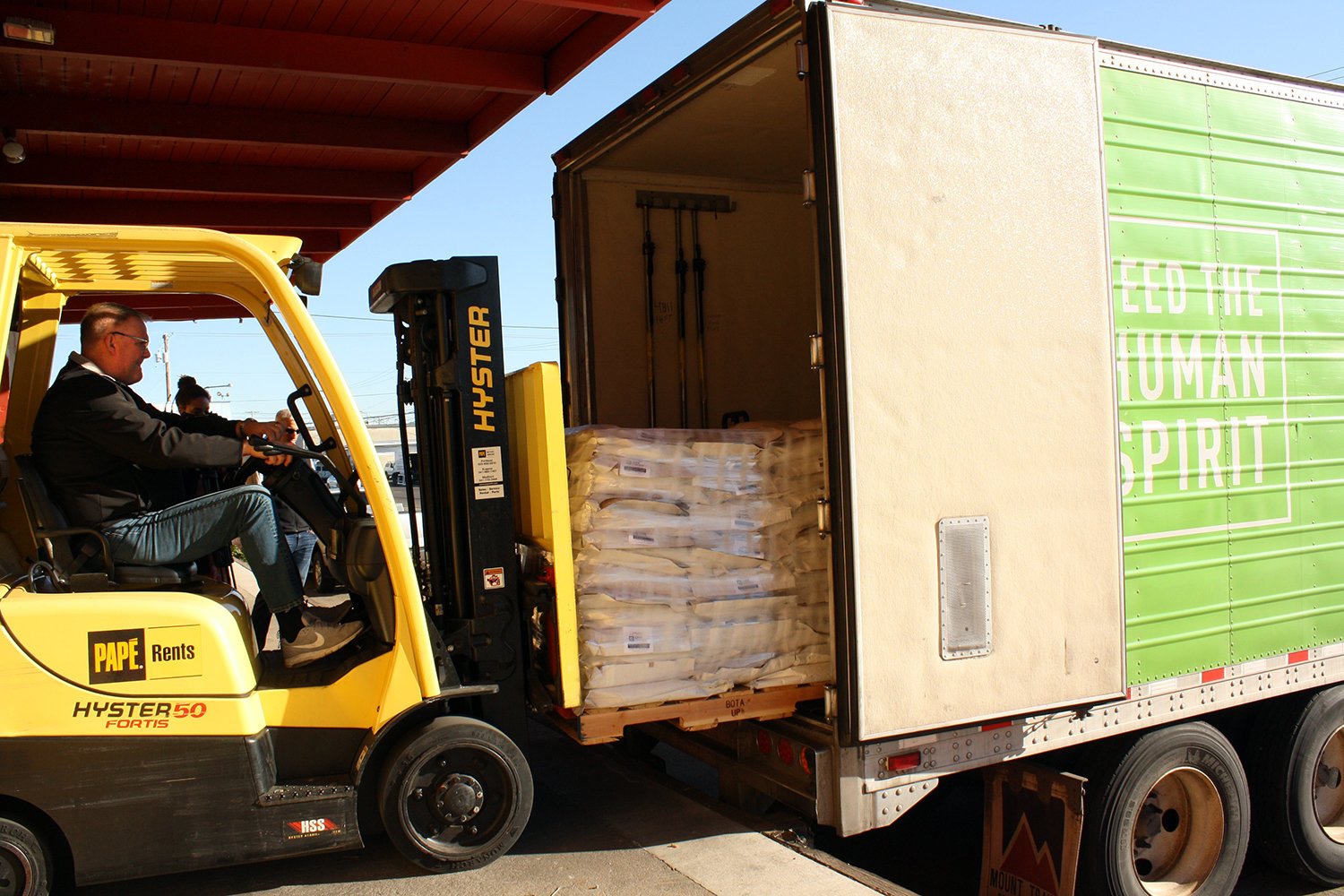 Fighting Food Insecurity Together! | Café Yumm!